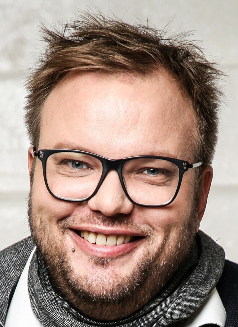 Team | NIK